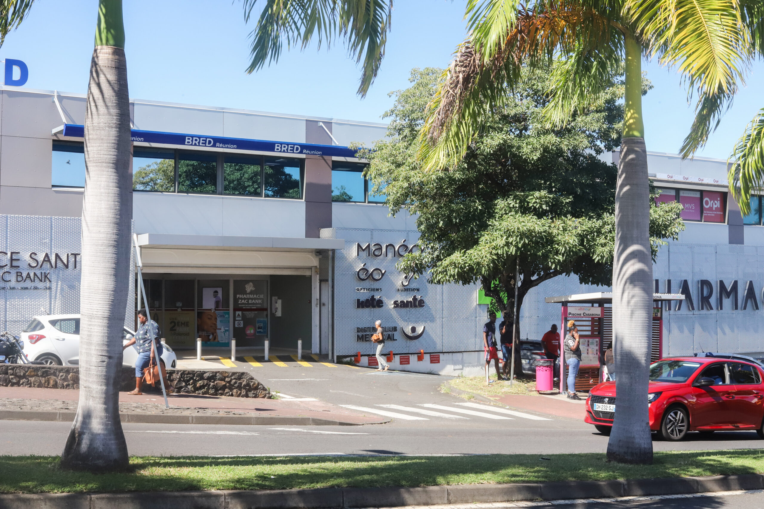 SAINT-PIERRE - MANÉO